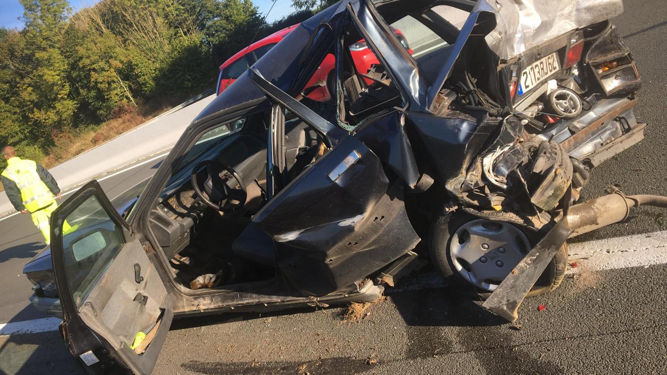 Un impressionnant accident entre deux voitures sur l’A26 (photos et ...