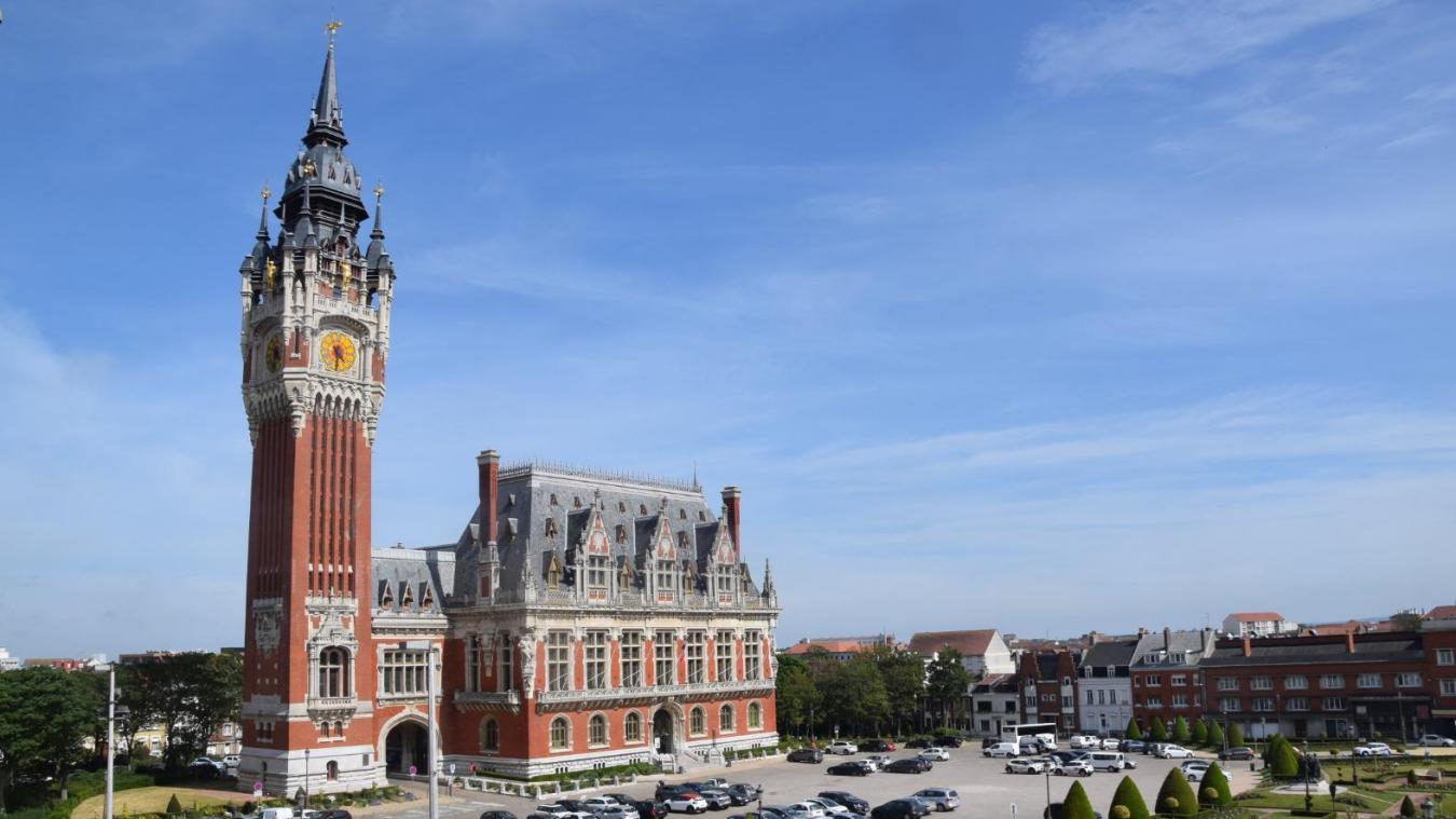 Deux étoiles pour l’Hôtel de ville de Calais et son beffroi - Nord Littoral