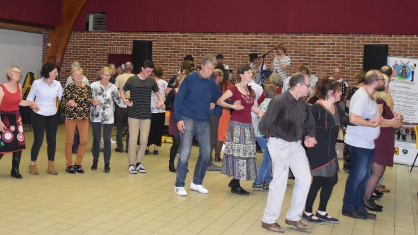 Le bal folk, une belle tradition au village de Millam - Le Journal des ...