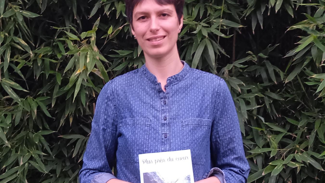 Bailleul : Élise Laversin signe un premier roman poignant sur son ...