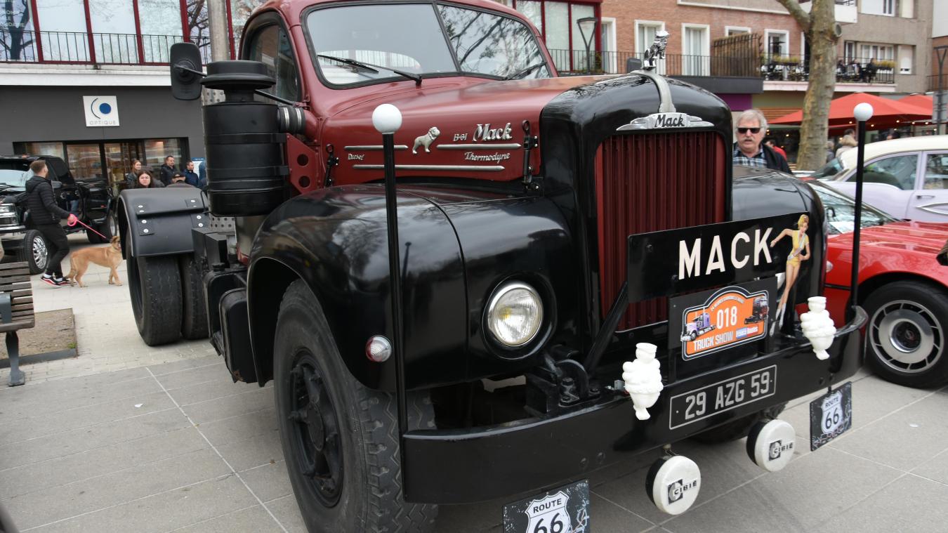 PHOTOS. Dunkerque : 200 véhicules vintage sur la place Jean-Bart - Le ...