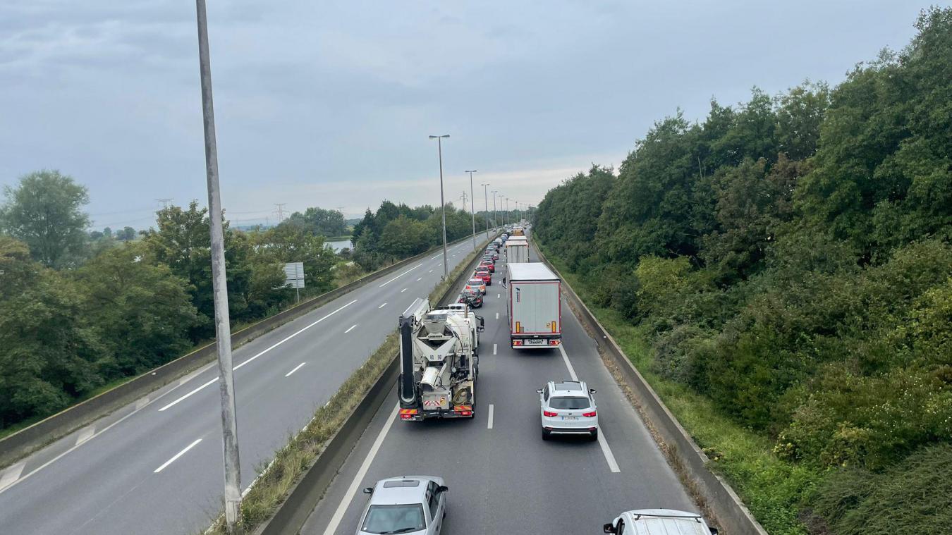 Un accident sur l’A16 crée de gros ralentissements dans le sens ...