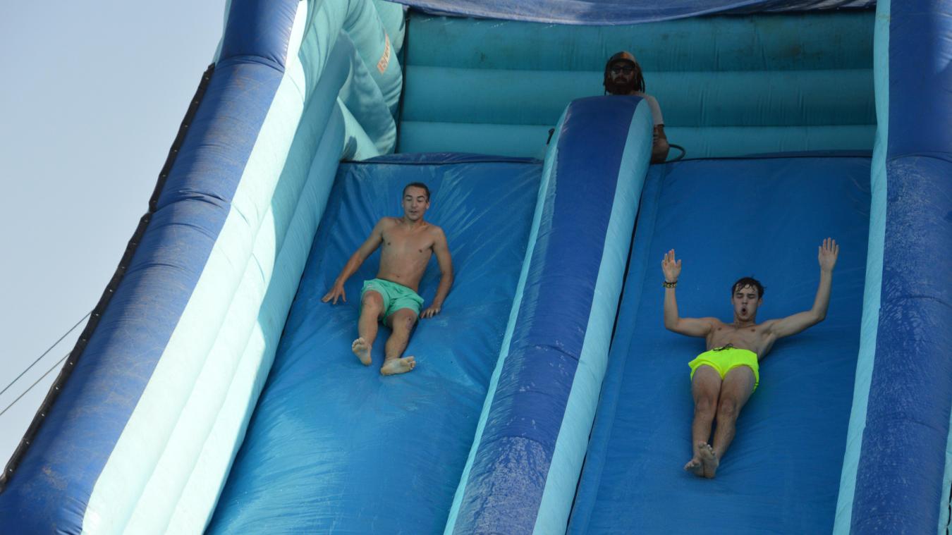 Lestrem : plus de 2 000 personnes réunies autour du plus grand toboggan d’Europe - L'Indicateur ...