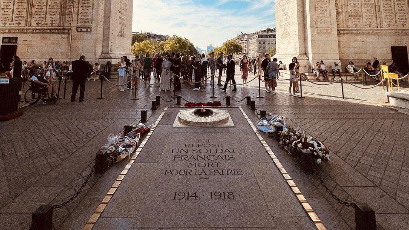 Il y a 100 ans, le 11 novembre 1923, on allumait la Flamme du Souvenir ...