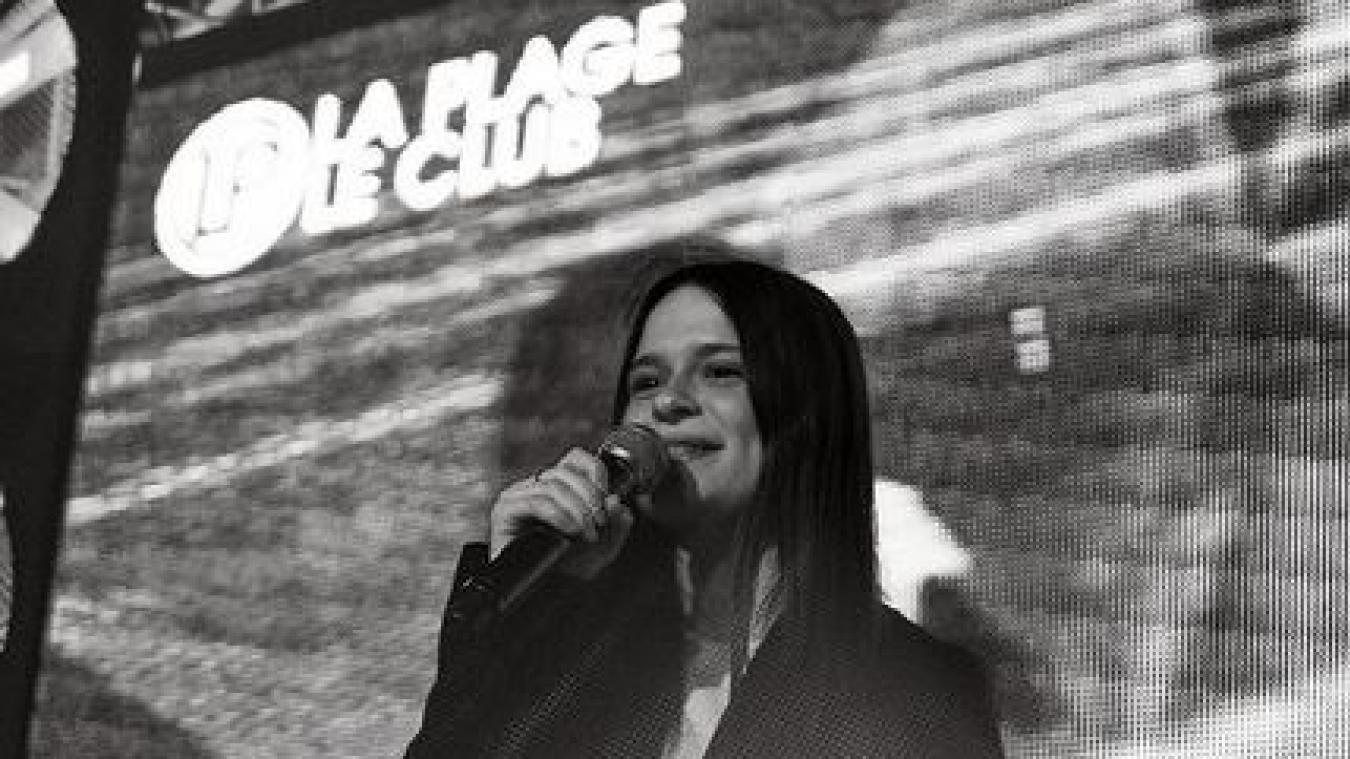 Anaïs Robin, chanteuse de 21 ans populaire sur TikTok, décède dans un ...